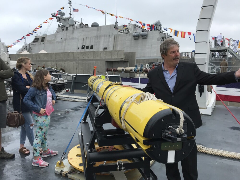 USNS Pathfinder, Submarine Hunter - Turnstile Tours